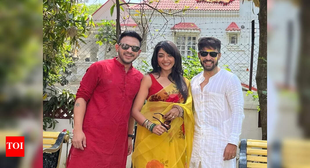 Gourab Chatterjee, Devlina Kumar and Anindya Chatterjee enjoy a trip to Shantiniketan on Holi ...