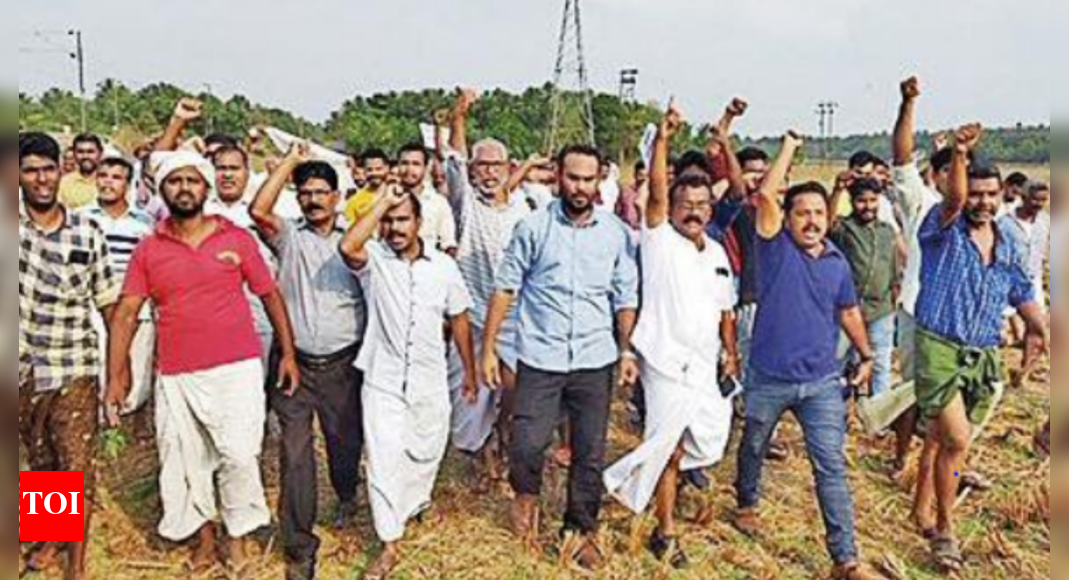 SilverLine project: Protesters scuffle with police | Kozhikode News ...