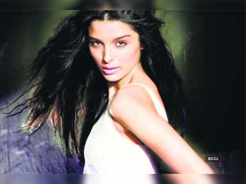 India always excited me: Giselli Monteiro | Hindi Movie News - Times of ...