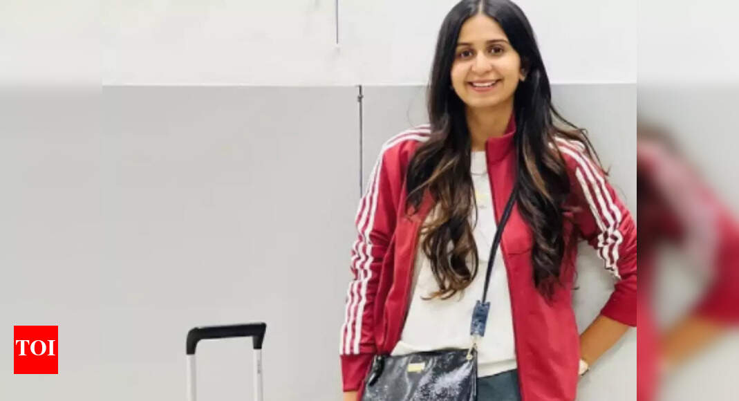PHOTO! Kinjal Dave heads off to the USA for her live shows | Gujarati ...