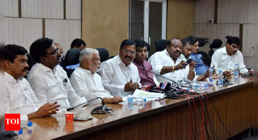 Modi: Modi Will Have To Apologiseto T Farmers: Trs Ministers ...
