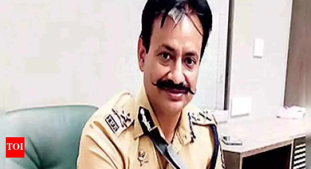 Pimpri Chinchwad: Pimpri Chinchwad Top Cop Sets Trap, Nabs Conman | Pune News - Times of India