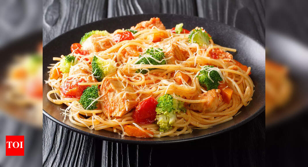 How to cook a complete pasta meal in one pan - Times of India