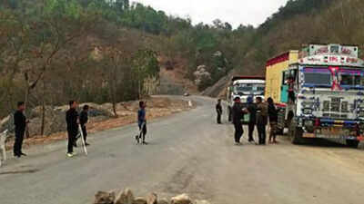 Blockade stalemate over border row between Manipur, Nagaland | Imphal ...