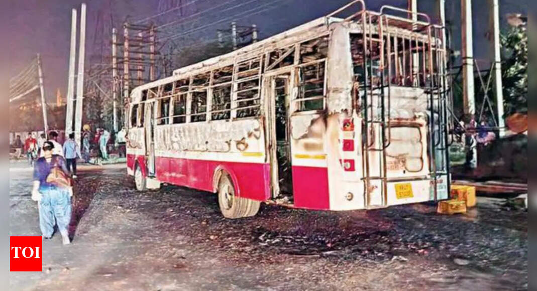 Manesar: Haryana: Bus set on fire as protest outside Manesar factory ...