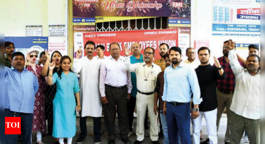 Aibea: Strike Hits Services In Public Sector Banks | Lucknow News ...