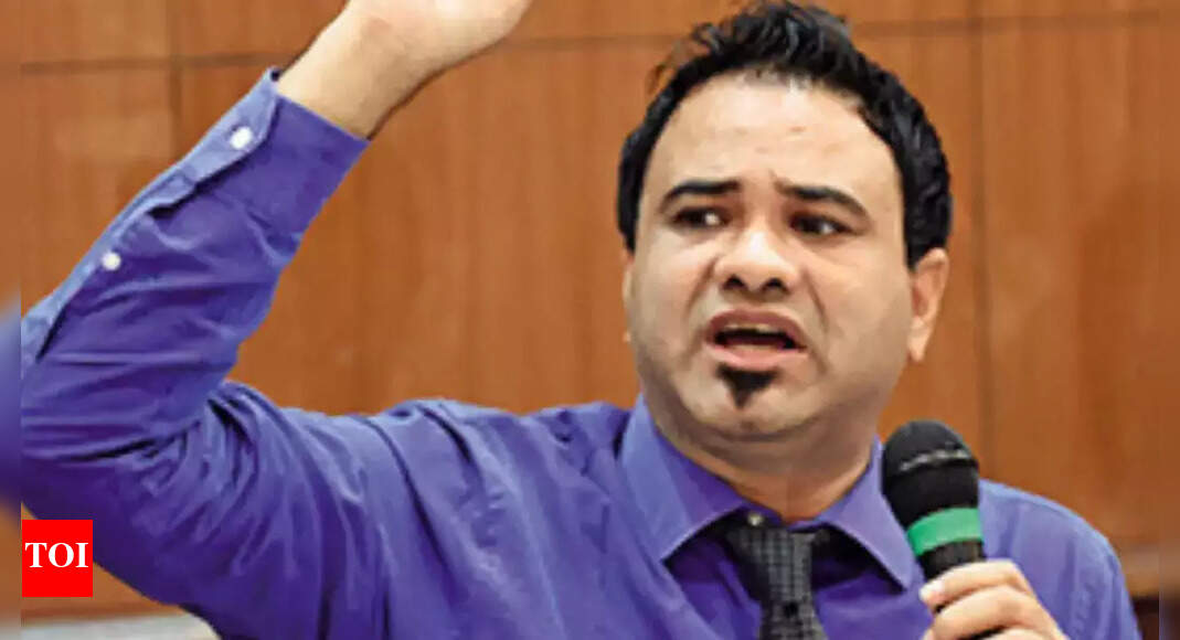 Kafeel: Dr Kafeel Booked For Obstructing Govt Work | Lucknow News ...