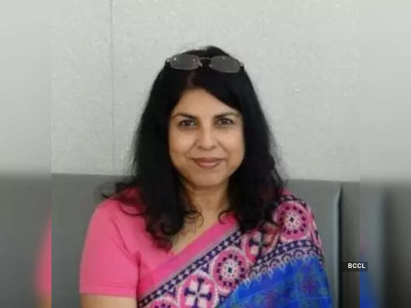 This is how Chitra Banerjee Divakaruni celebrated her AutHer Award 2022 ...