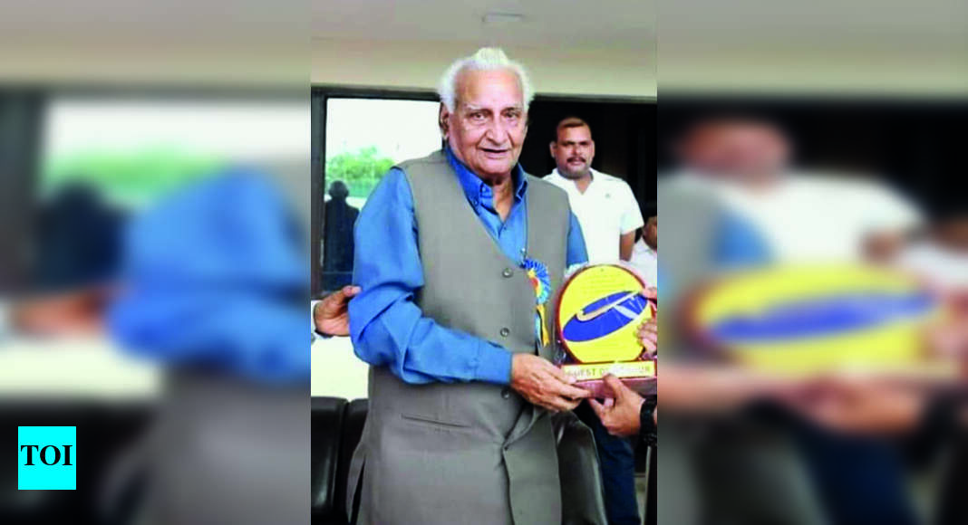 Mishra: Unsung But Most Loveable: Hockey Coach Ram Autar Mishra Passes ...