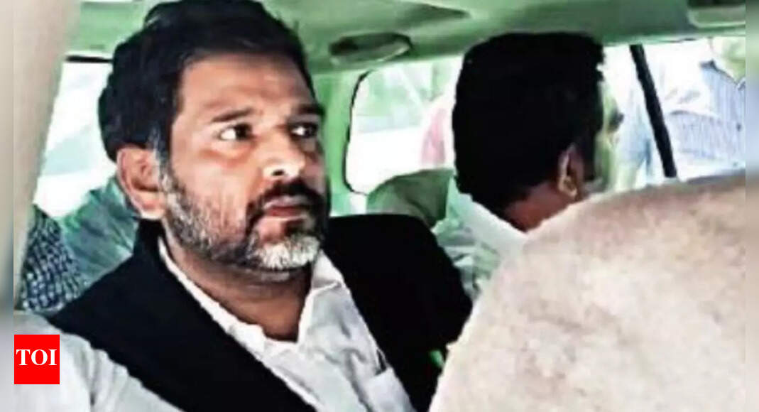 Maharashtra: Enforcement Directorate nabs lawyer who filed case over Devendra Fadnavis’s poll ...