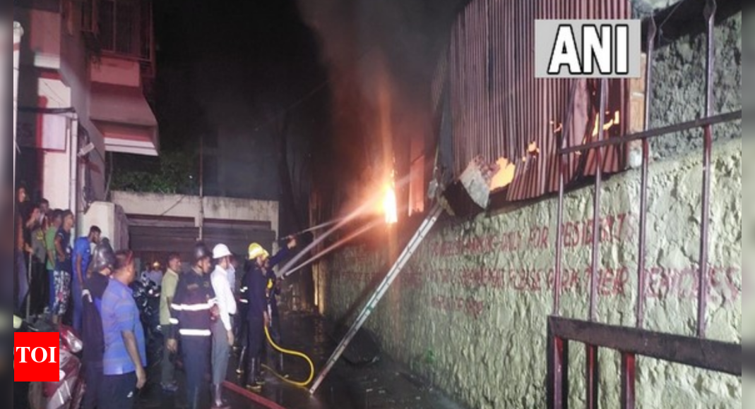 Fire in Pune godown leaves one hospitalised, firefighter injured | Pune ...