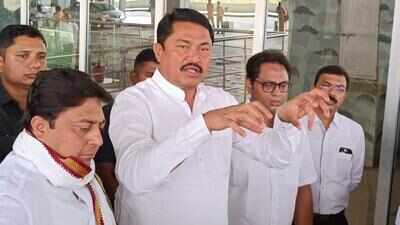 Fadnavis dismisses ‘vendetta’ allegation in Satish Uke arrest | Nagpur ...