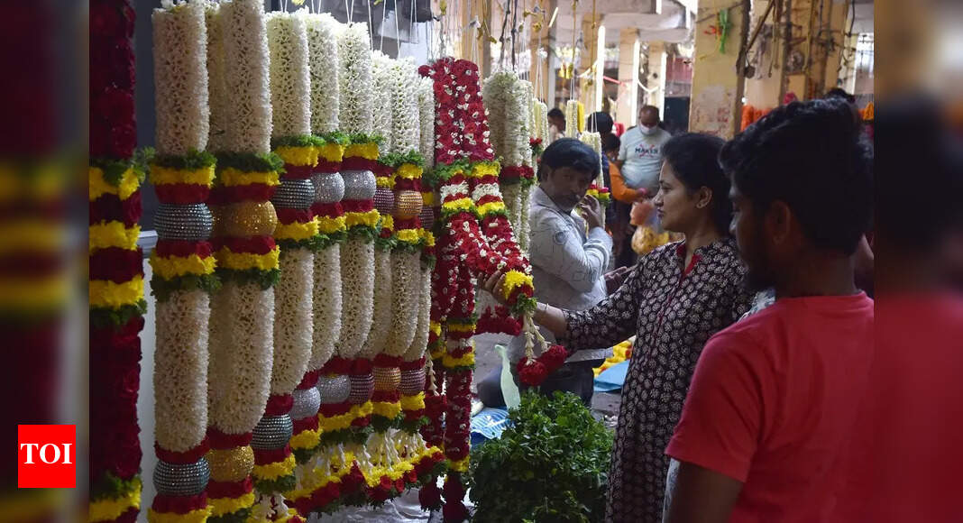 Bevu, bella and flowers adorn Bengaluru's markets - Times of India