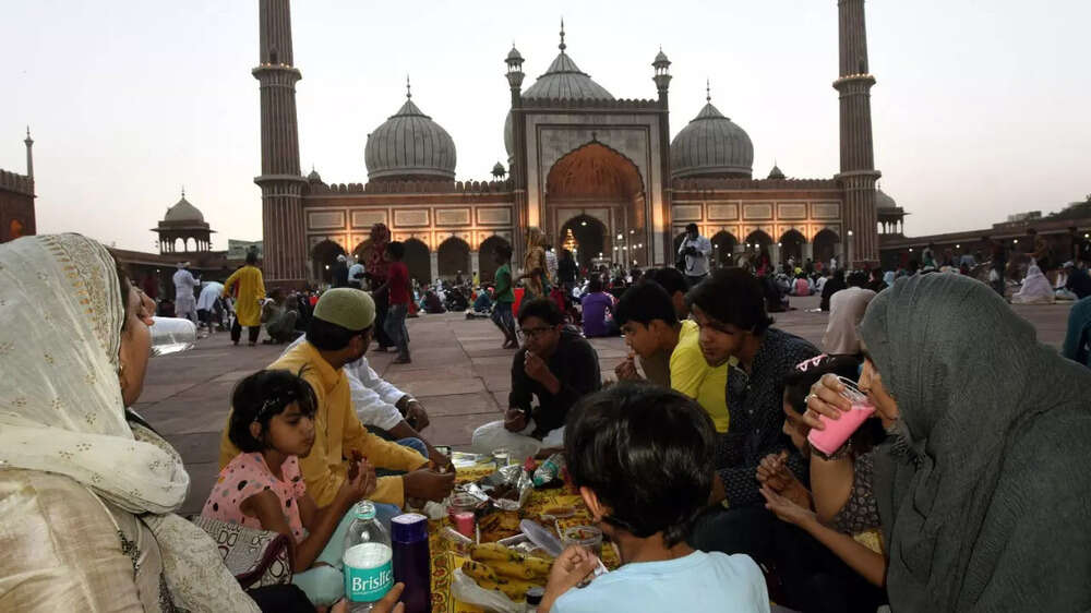 Photos from Delhi: Muslim devotees throng Jama Masjid on Day 1 of ...