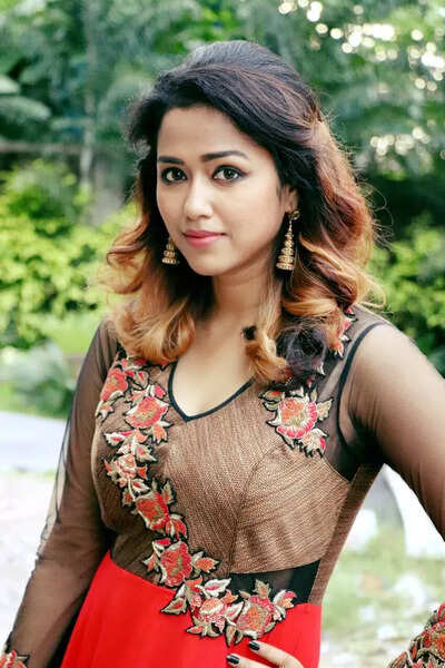 Sohini missed spending the Sunday with beau Ranojoy | Bengali Movie News - Times of India