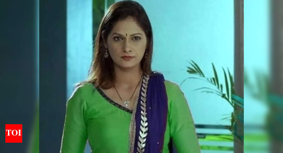 Marathi TV actress Minal Bal shares a cryptic post on groupism in the ...