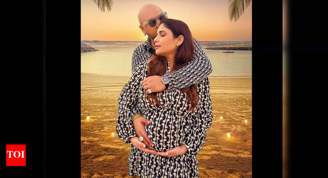 B Praak and wife Meera Bachan announce their second pregnancy | Punjabi ...