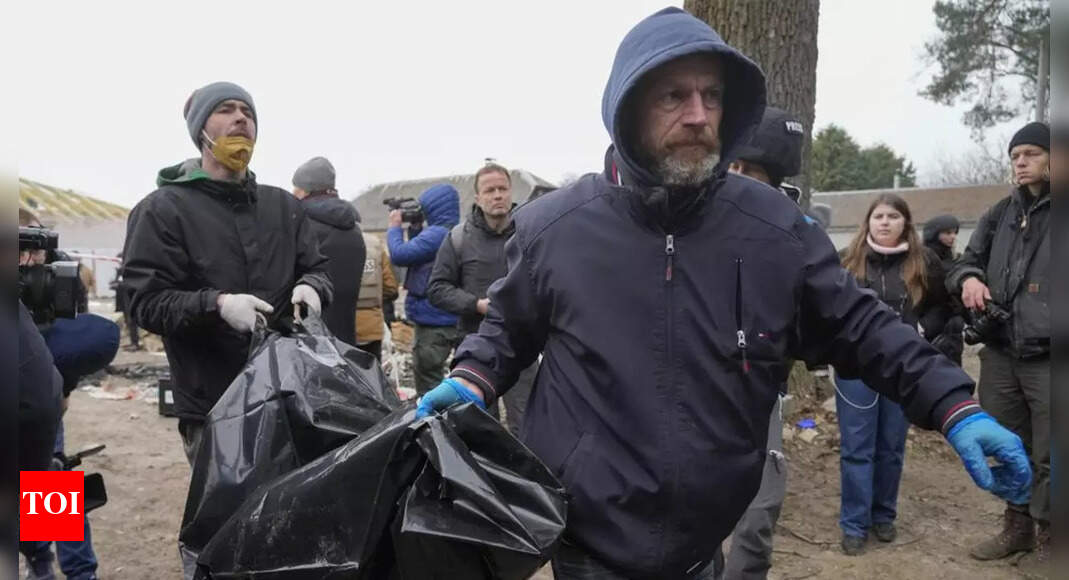 Ukraine Bucha Killings: In Bucha, Ukraine, burned, piled bodies among ...