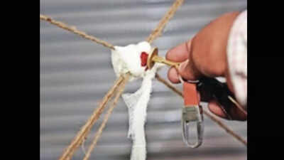 Desealing: Let us pay fees in instalments, say traders | Delhi News ...