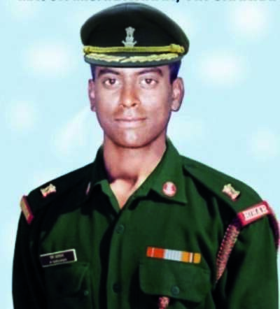 Saravanan: Major Saravanan’s Family Receives Pm’s Memorial Gift ...