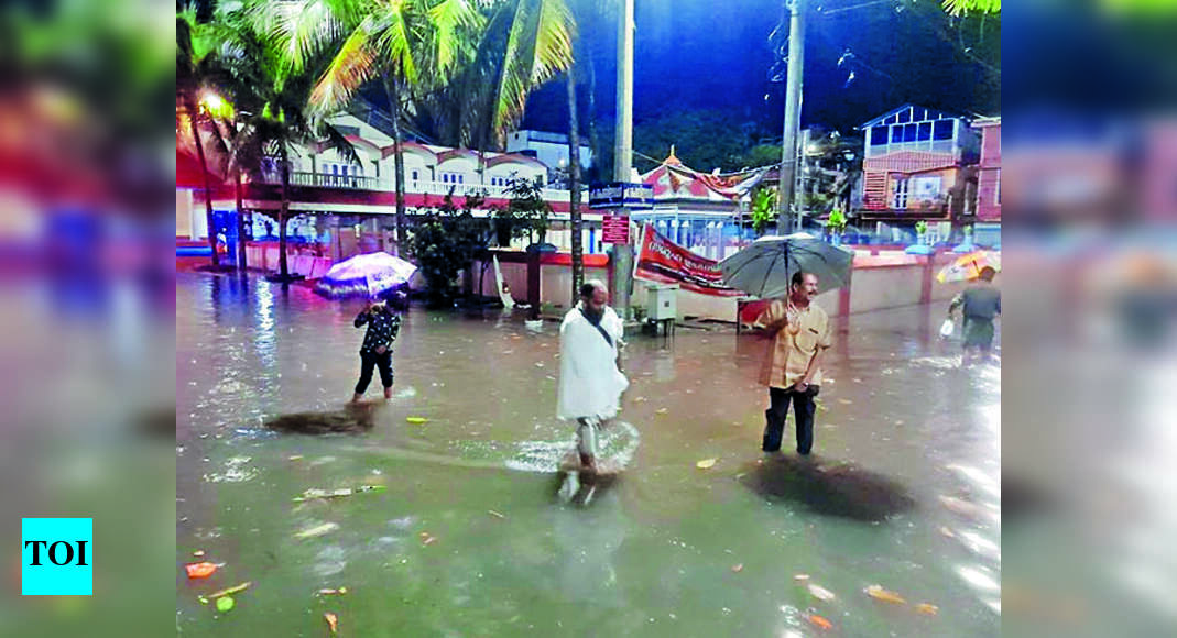 Kochi: Another Waterlogged Day As City Witnesses Heavy Rainfall | Kochi ...