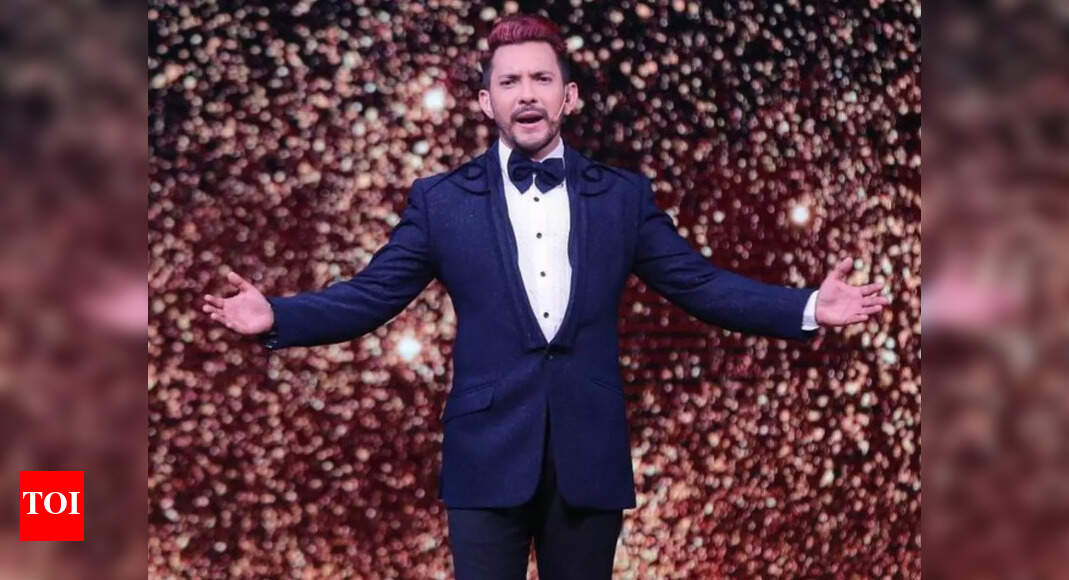 Aditya Narayan roped in as the host of Superstar Singer 2 - Times of India