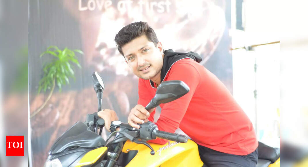 Sayan Banerjee excited to play the lead in Hoyto Tomari Janye - Times ...