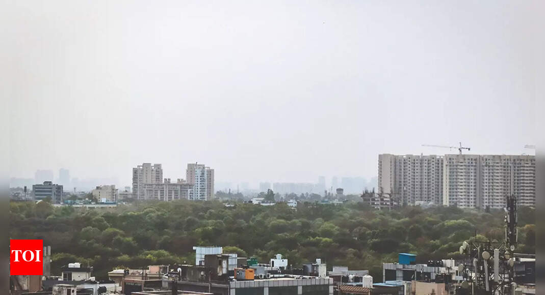 Gurugram: City Gets Some Relief As Day Temp Drops Due To Winds, Clouds ...