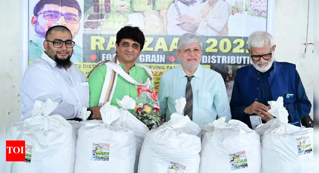 Mumbai: Congress minority cell vice-chairman reaches out to 1,000 ...