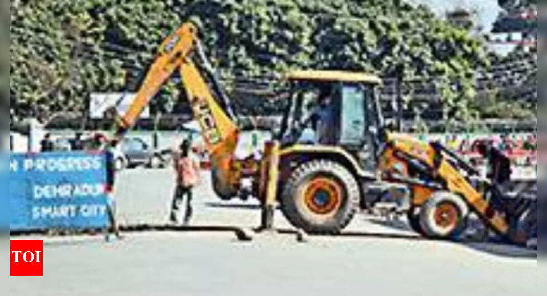 Dehradun: Dm: Action Against Contractors For Delay In Smart City Works ...