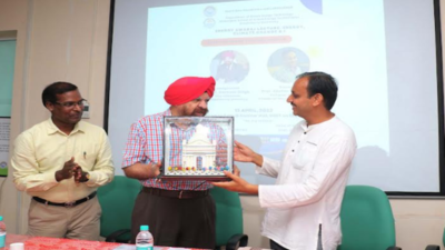 Solar Man of India Chetan Singh Solanki advocates three steps to ...