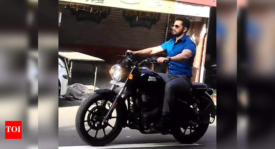 Kanpur traffic police issues challan for Varun Dhawan post videos of ...
