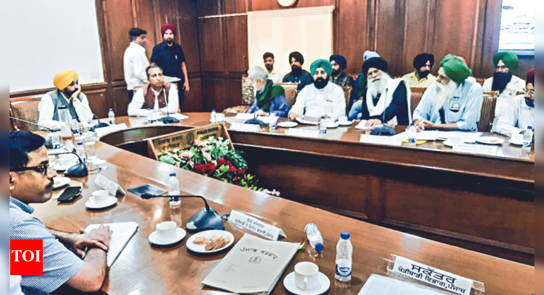 Concerned About Depleting Water Table, Mann Appeals To Farmers To Opt ...