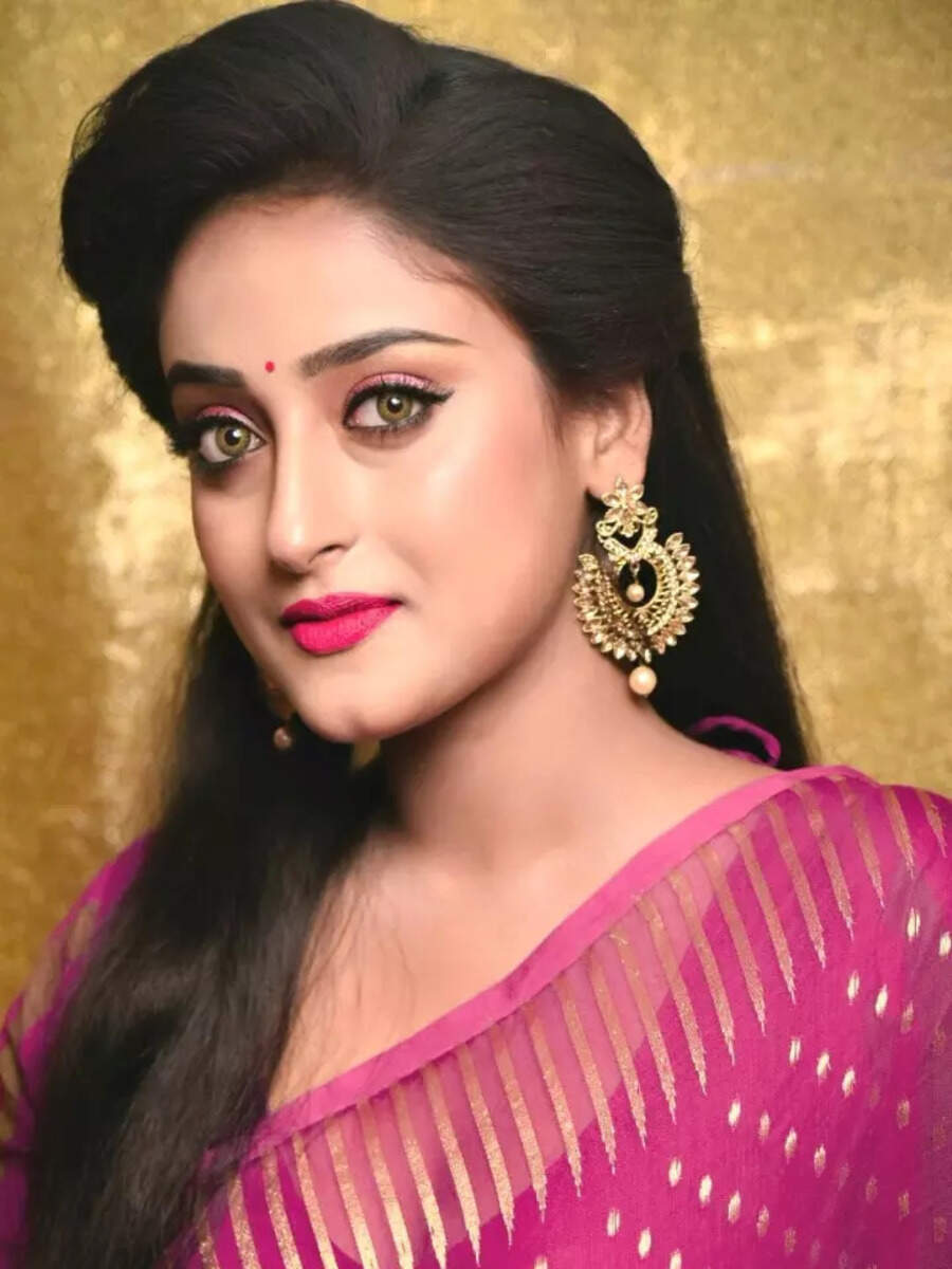 Breathtaking looks of Debadrita Basu | Times of India