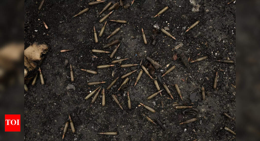 Kreminna: Russia's Donbas offensive advances with fall of Kreminna ...