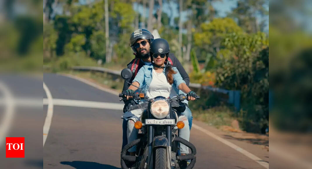 Bigg Boss Malayalam fame Anoop Krishnan and Alasandra starrer music ...