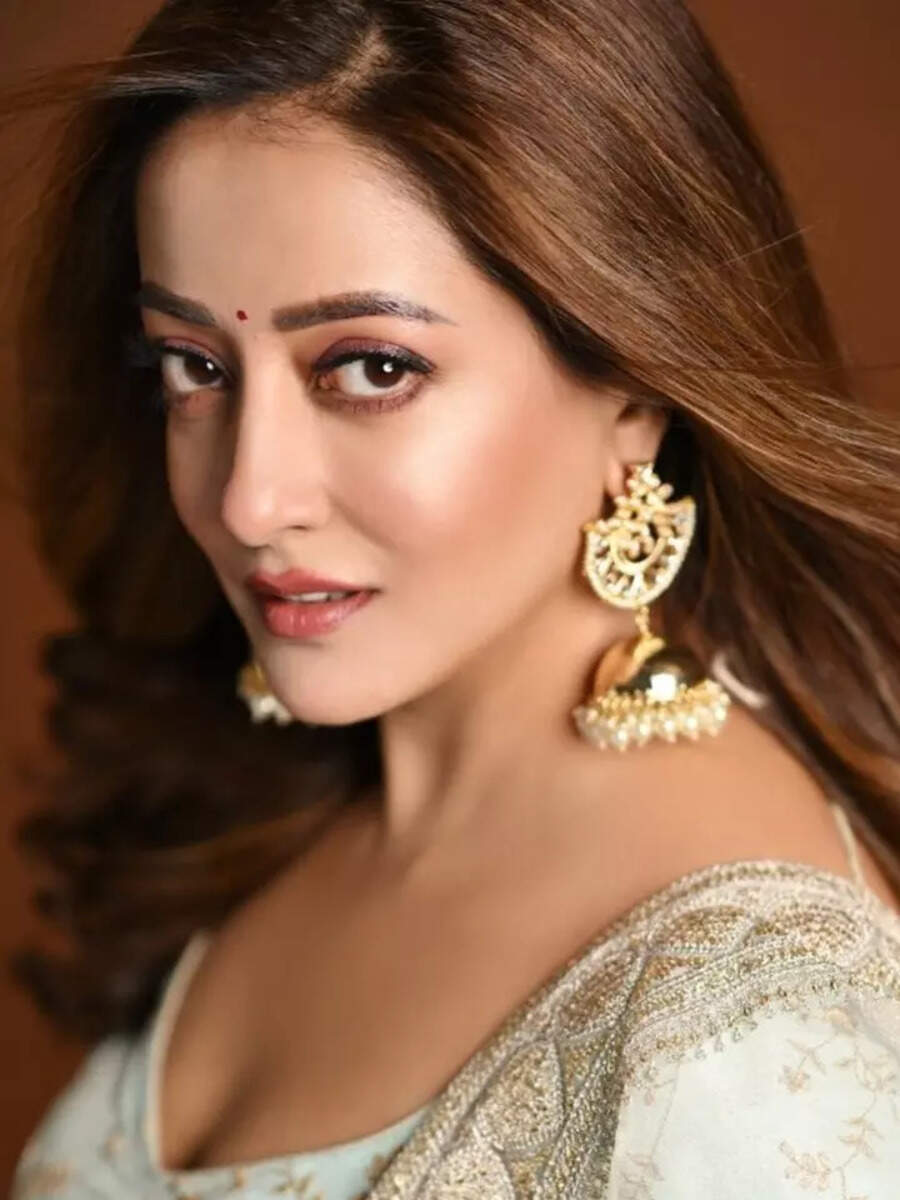 Raima Sen's exquisite ethnic collection | Times of India