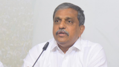 Sajjala Ramakrishna Reddy emerges as chief troubleshooter for Jagan Mohan Reddy | Amaravati News ...