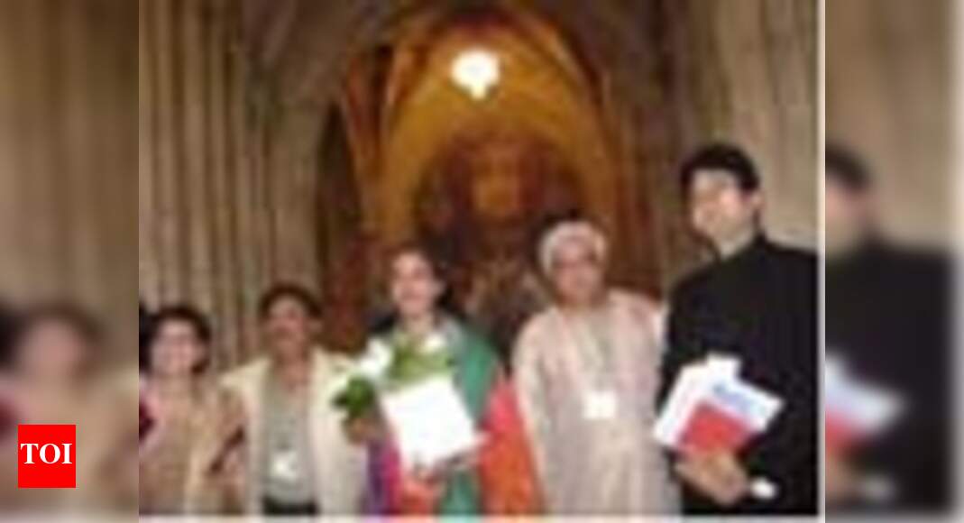 'Vatayan: Poetry on South Bank' Award goes to Javed Akhtar and Prasoon ...