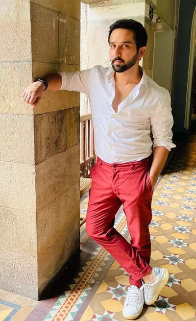 I enjoy playing different personalities on screen: Purru - Times of India