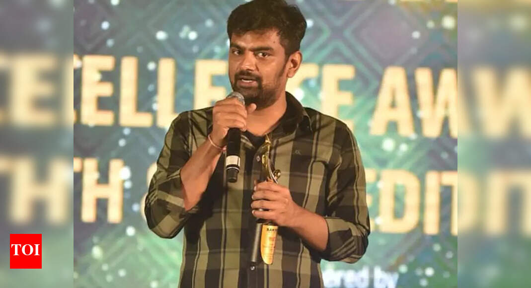 Gowtam Tinnanuri receives a standing ovation for Shahid Kapoor, Mrunal ...