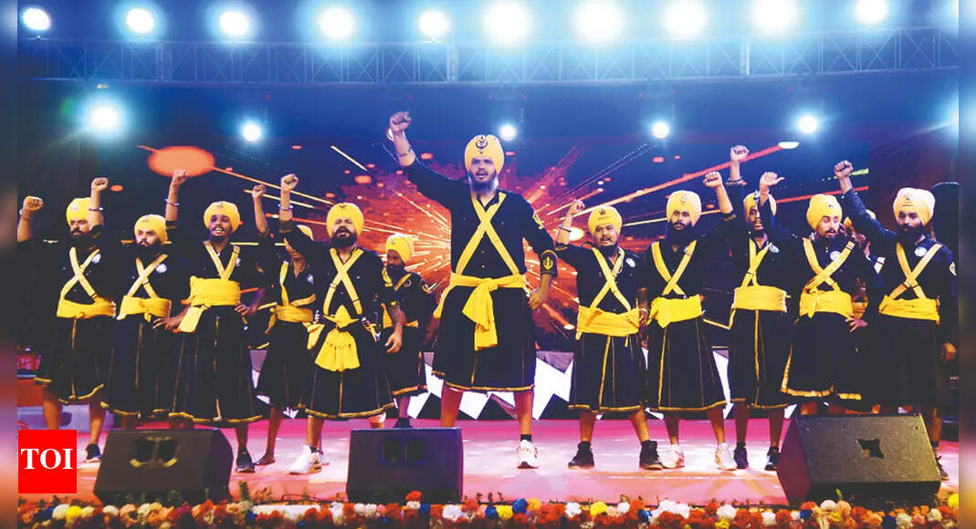 With 7 Feet And 6 Inches, World’s Tallest Sikh Turns The High Point Of ...