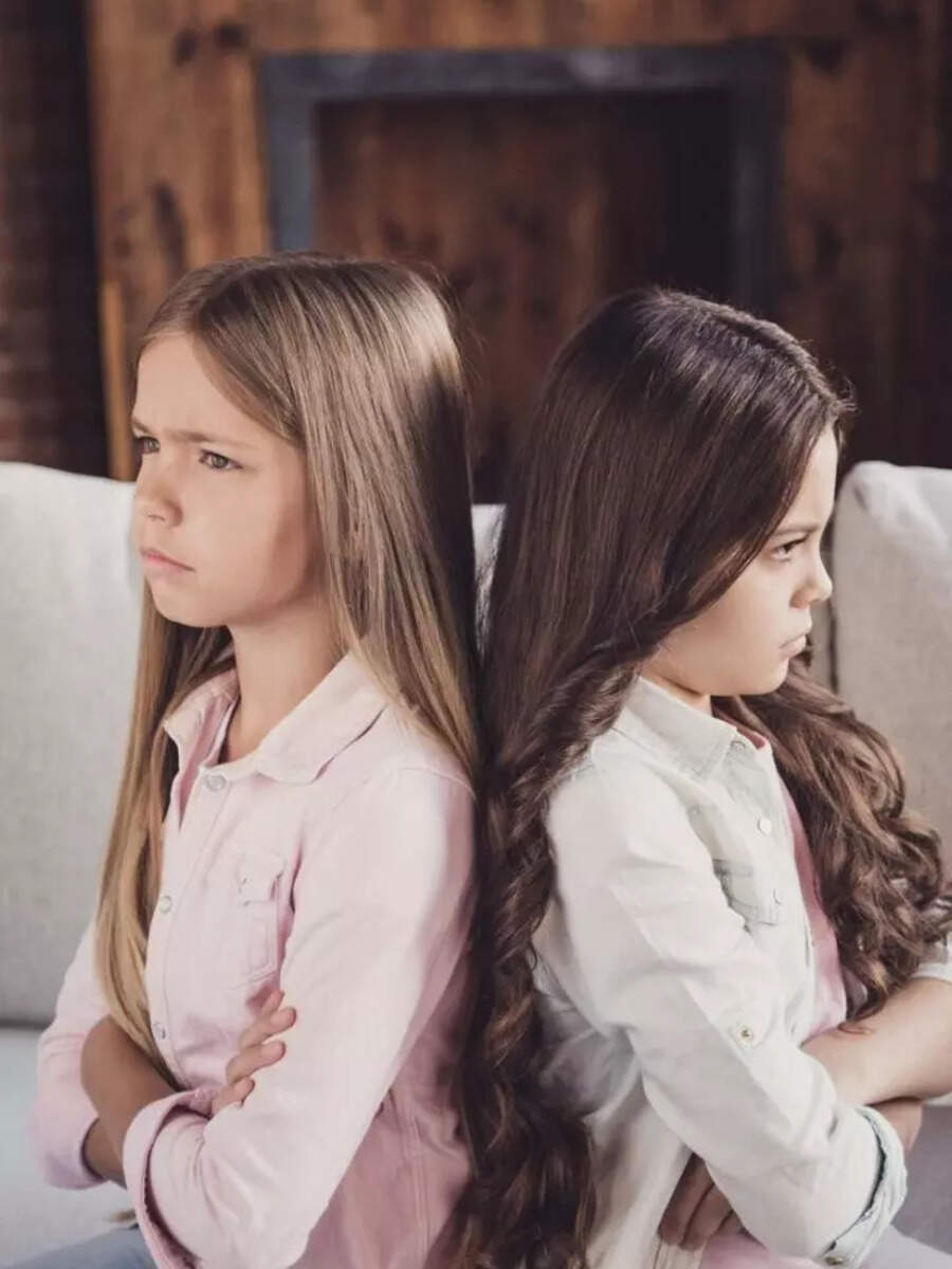 Signs of toxic friendship among kids and teens | Times of India