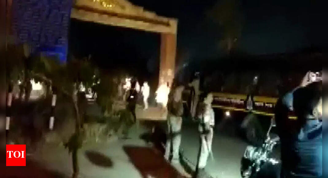 Hanuman Chalisa row: Badnera MLA Ravi Rana shifted to Navi Mumbai's ...