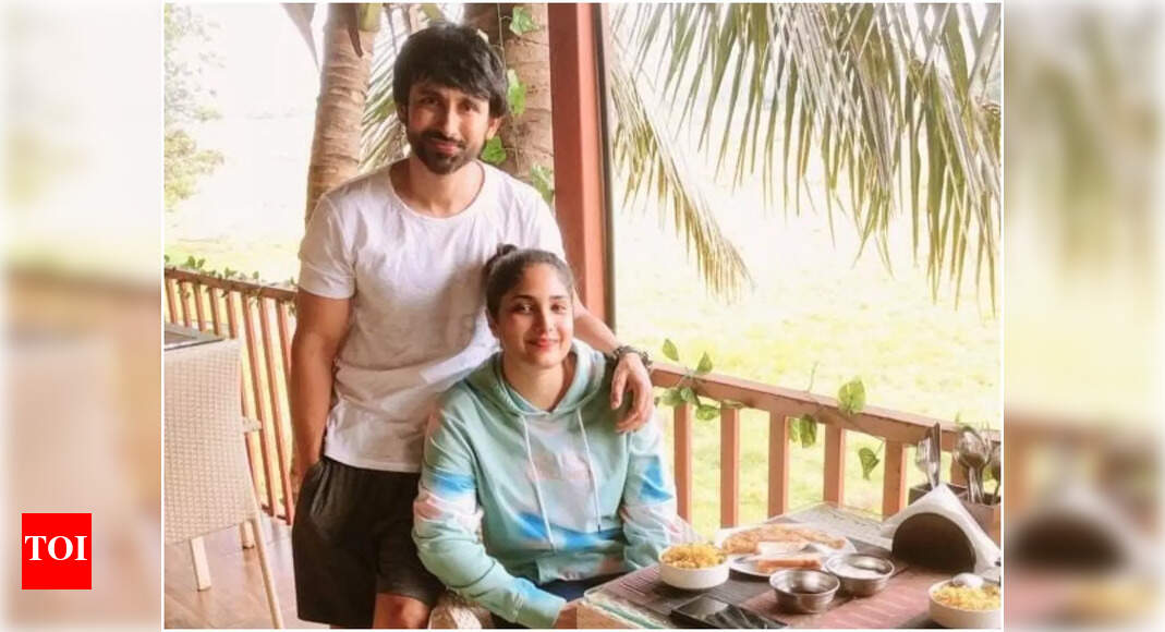 Five years after marriage, Nivaan Sen finally goes on honeymoon with ...