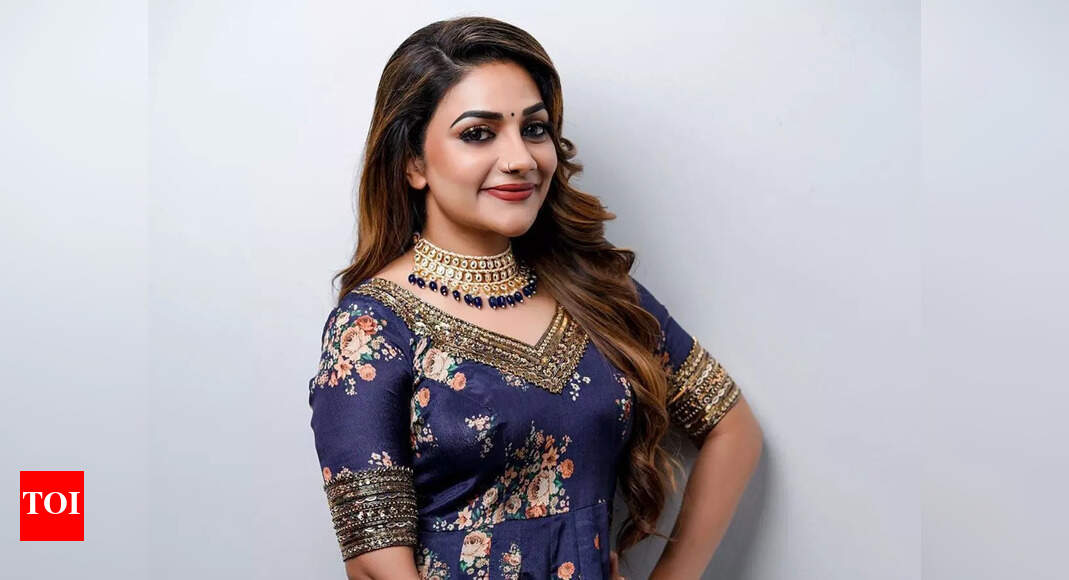 Rimi Tomy refutes rumours of second marriage; says, 'Let me live ...