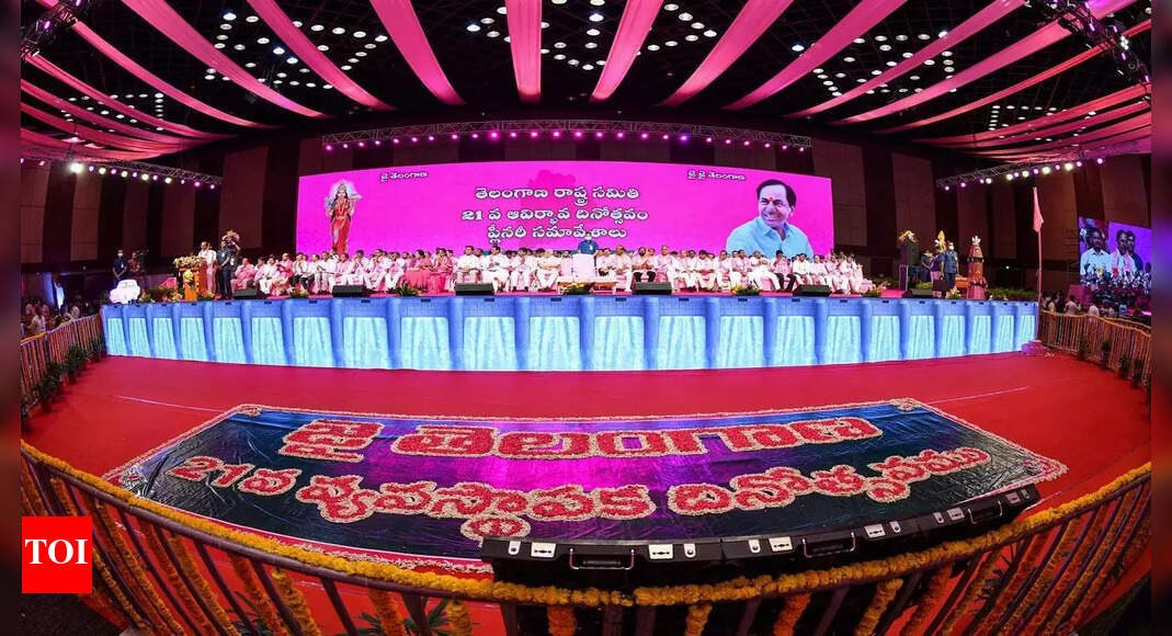 Hyderabad turns pink as TRS soldiers march to celebrate party's 21st ...