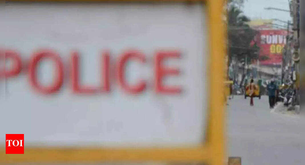 Kolhapur: Inmate Attacks Kalamba Jail Superintendent | Kolhapur News ...