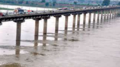 Phaphamau: Prayagraj: Crucial Phaphamau bridge reopens ahead of May 1 ...