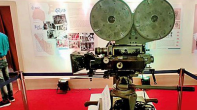 Ray: ‘rayscope’ Revisits Five Cult Scenes From Ray’s Classics | Kolkata News - Times of India